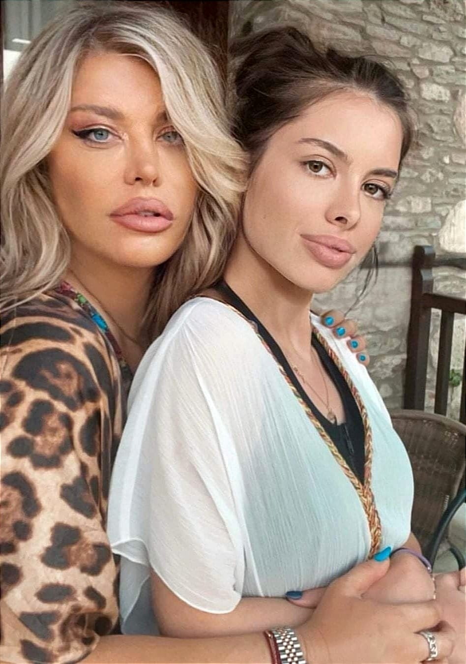 Operații estetice la 23 de ani? Fiica artistei Loredana Groza, acuzată ...